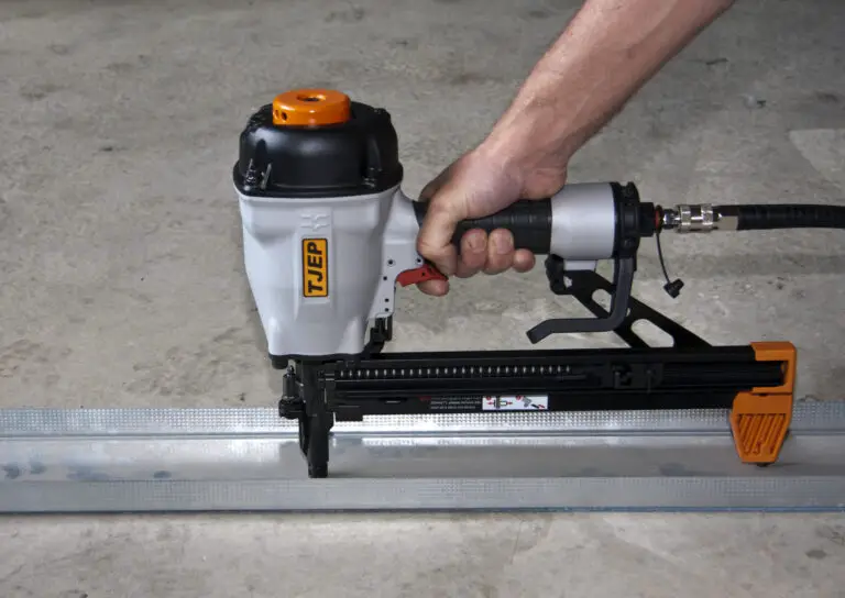 Different Type of Nail Guns - Top 3 Tips